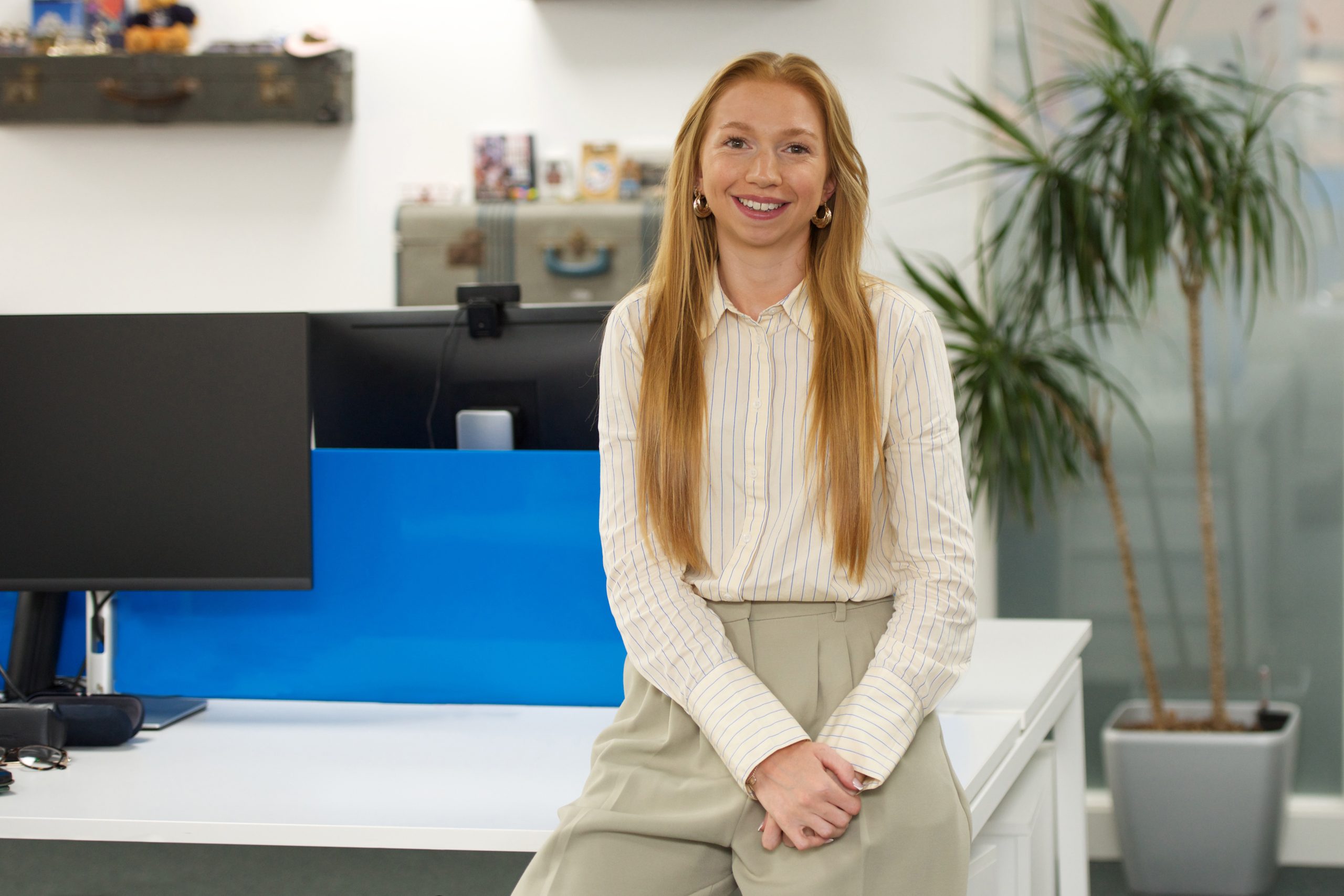 Rhiannan Andrews-Kirkwood - 8020 Communications